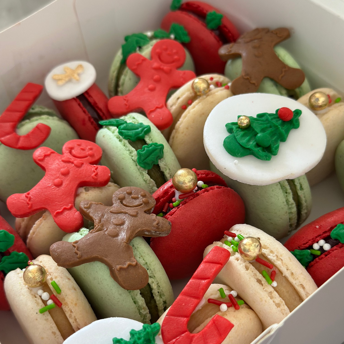 Christmas Macarons Dubai - Send your Festive Gifts to Dubai - Shop ...