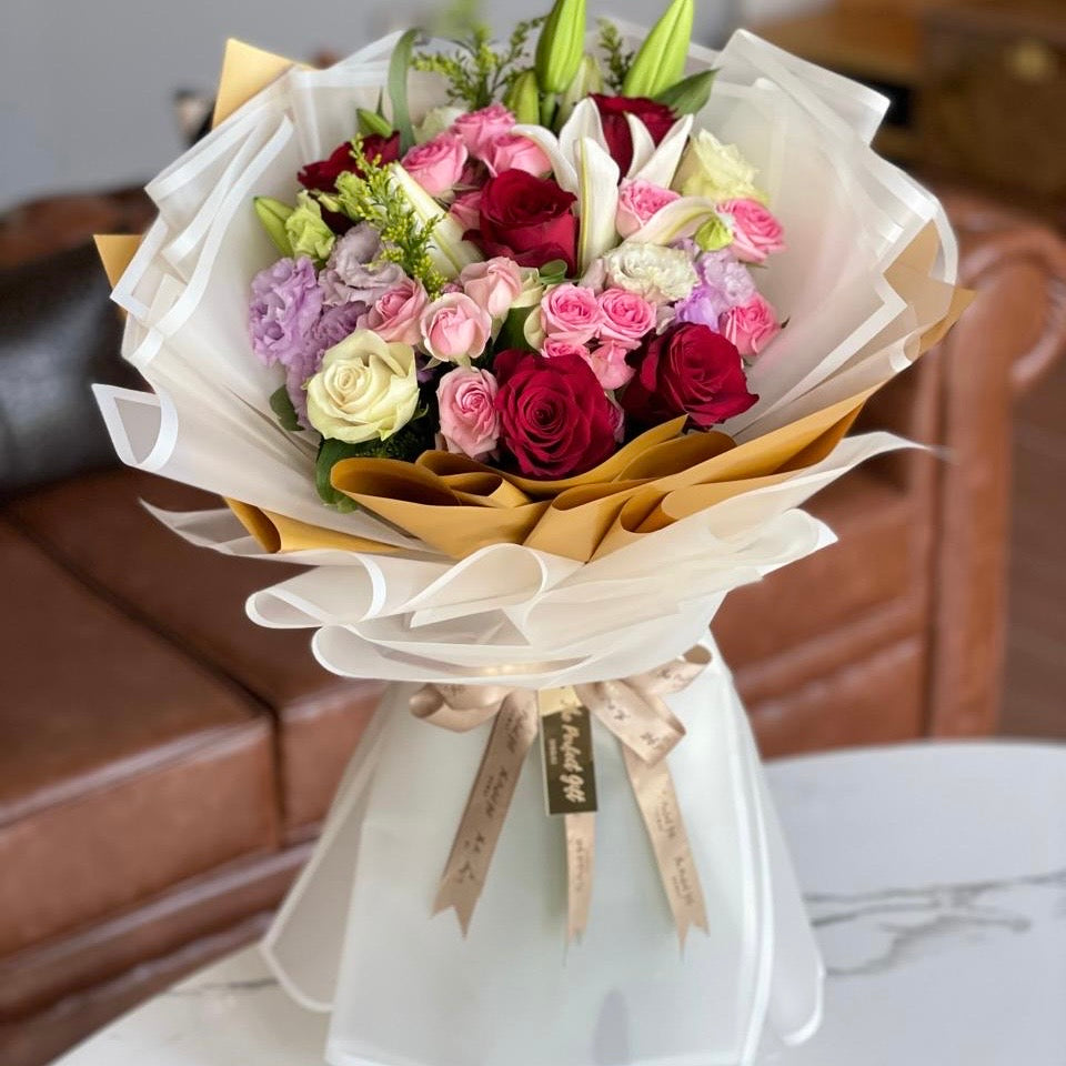 Colorful Dubai Roses Bouquet – Gift delivery to UAE – Shop Online ...