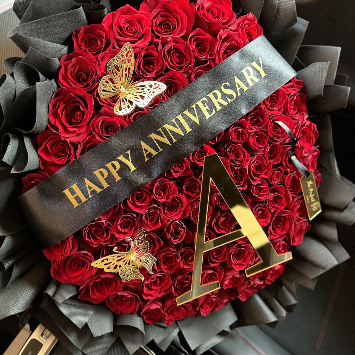100 Roses Luxury Bouquet - Personalised Gift Delivery to UAE - Shop ...