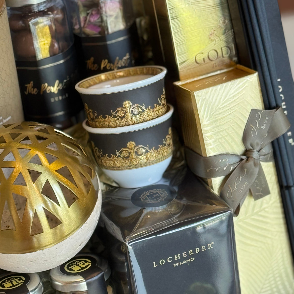 Ramadan Gifts Box Dubai - Arabic Themed Luxury Hampers – Shop Online ...