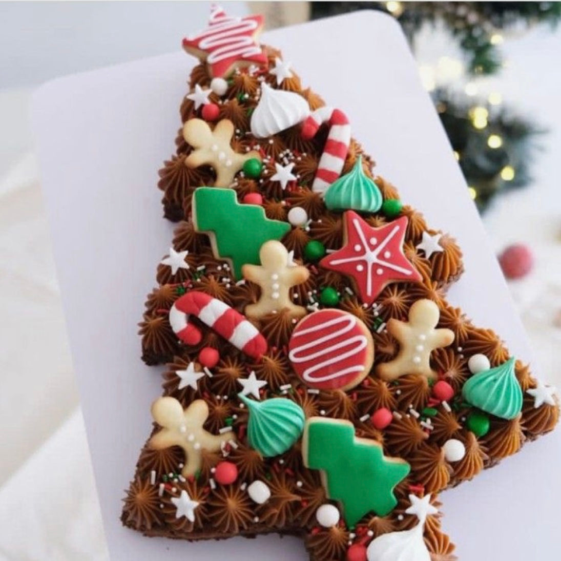 Christmas Tree Shape Cake - Next-Day Delivery to Dubai - Shop Now – Dot ...
