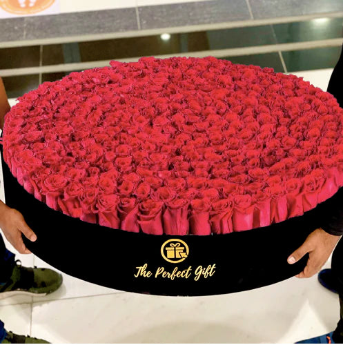Luxury 500 Roses - Next Day Flower Delivery to UAE - Valentine Gifts ...