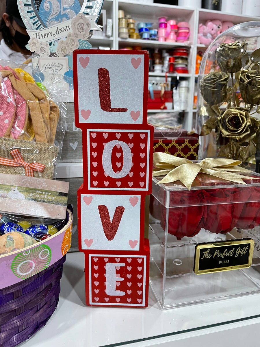 Love stand decor – Dot Perfect Gift Trading LLC