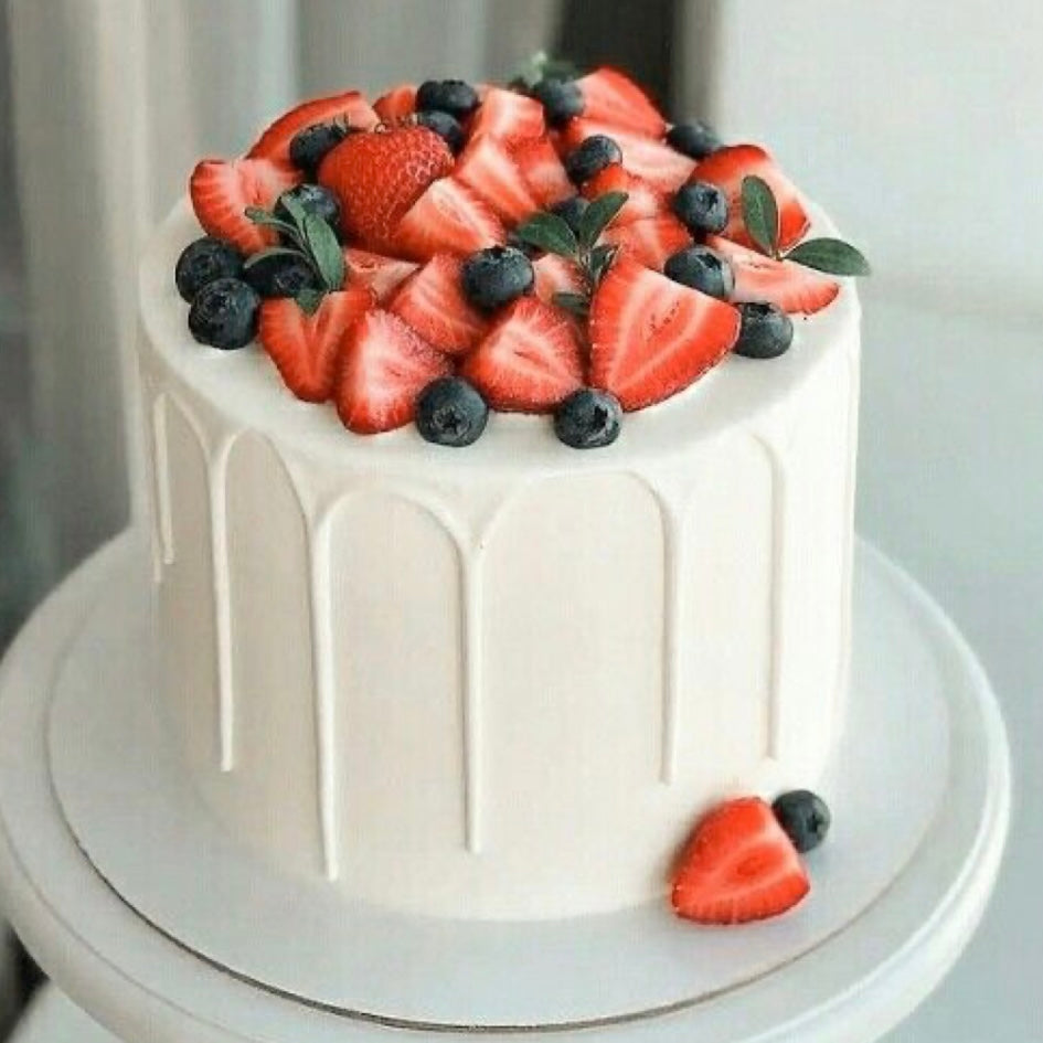 Vanilla Berries Cake- Birthday Cake UAE - Delivery to Dubai - Order ...